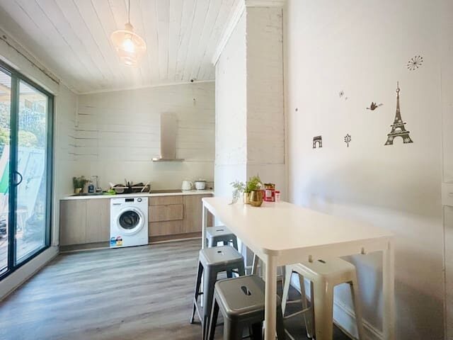 Very Clean Room Near Tram 57 & 59 | 掲示板 – 住まい(accommo) | 日豪プレス ...